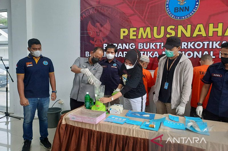 BNN Jambi musnahkan 1.001 butir ekstasi milik jaringan antar provinsi - ANTARA News