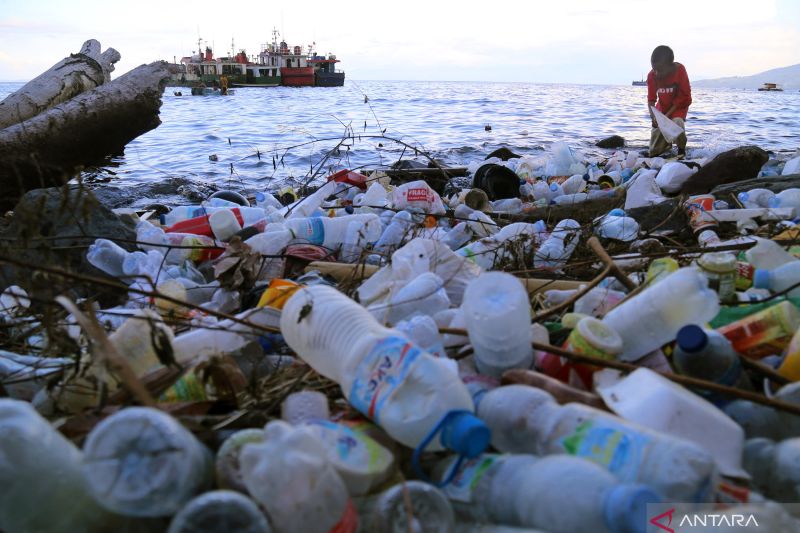 Indonesia backs global fight against plastic waste - ANTARA News