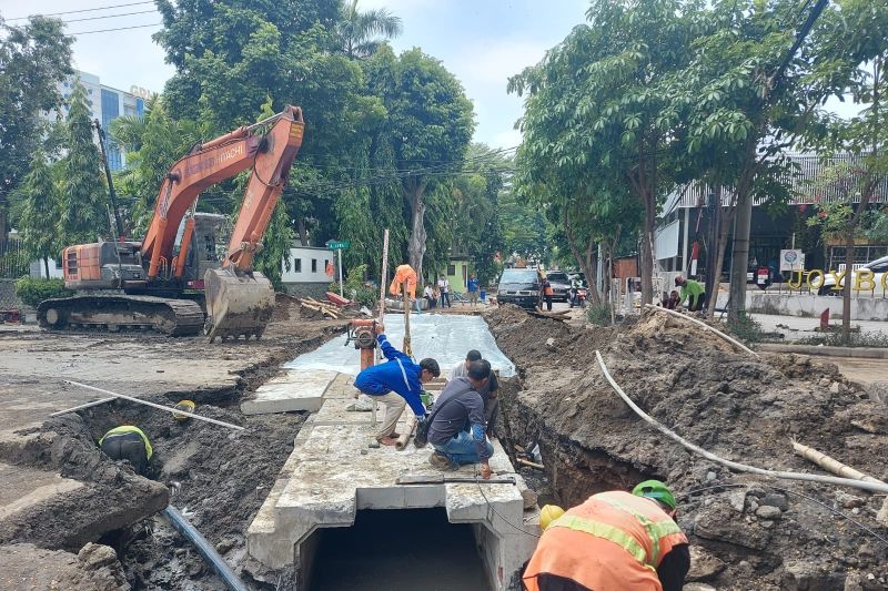 Surabaya kebut pembangunan saluran di area rawan banjir - ANTARA News Jawa Timur