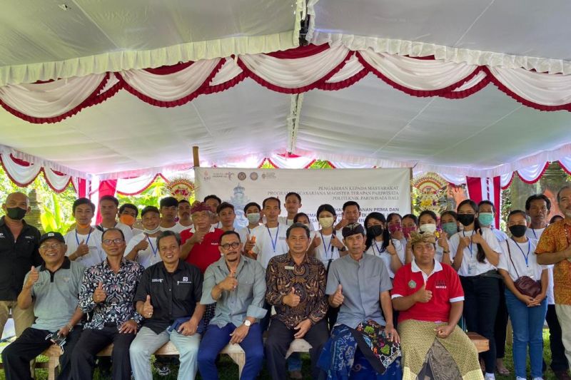 Poltekpar Bali tingkatkan kapasitas warga Bedulu-Gianyar beri layanan prima - ANTARA News Bali