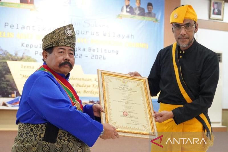 Kesultanan Palembang anugrahi Dirut PT Timah gelar adat melayu - ANTARA ...