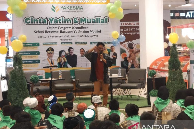 Ratusan anak yatim belanja bareng di mall bersama Yakesma - ANTARA Sumbar