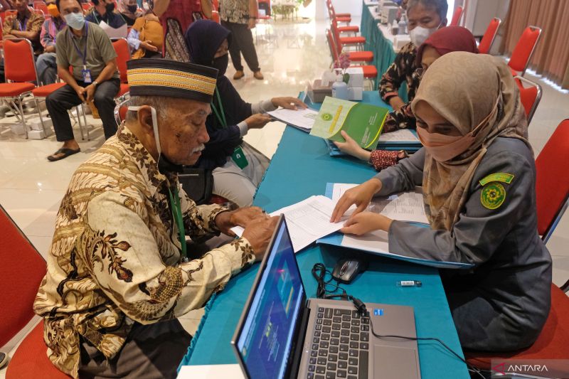 Menag Yaqut sambut baik tren nikah di KUA - ANTARA News Menag Yaqut sambut baik tren nikah di KUA - ANTARA News