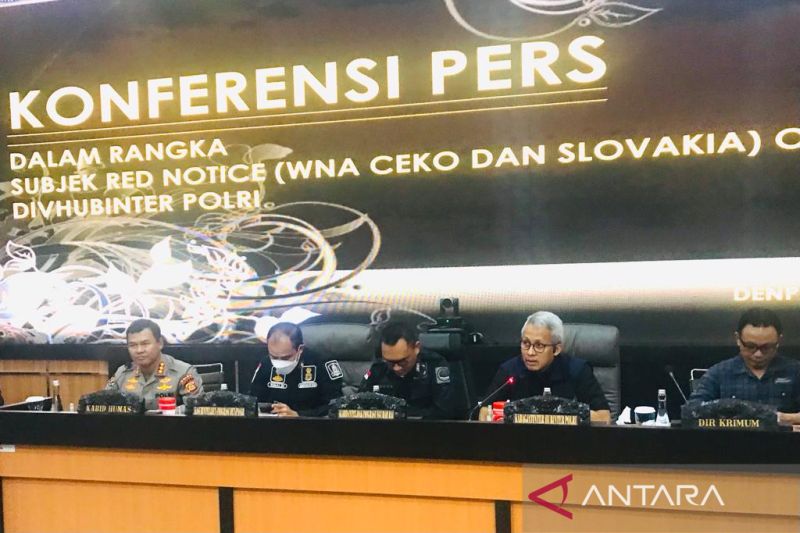 Polri ungkap alur penangkapan dua buronan red notice Interpol di Bali - ANTARA News