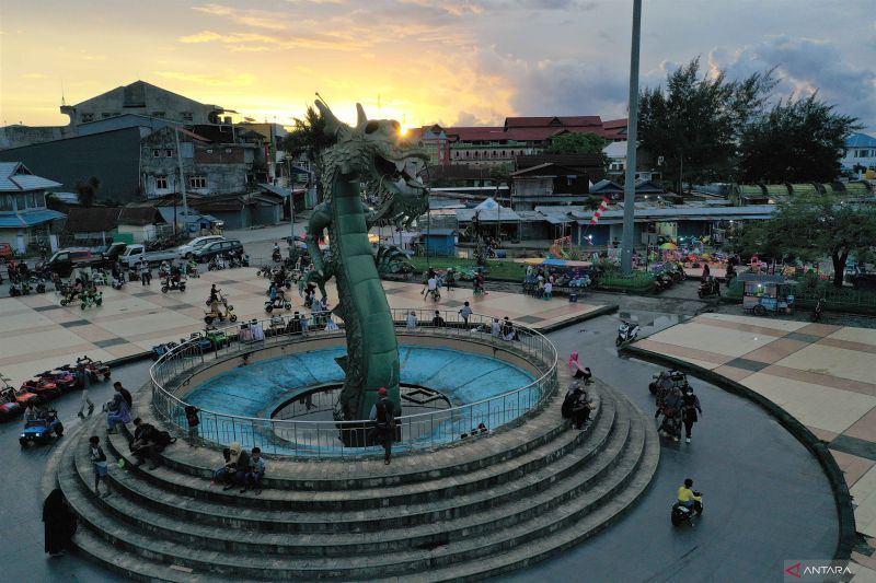 Patung Naga Simbol Kesultanan Buton - ANTARA News