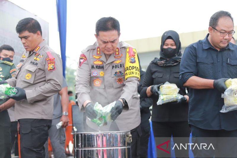 Polisi musnahkan 91 kg sabu dan 25 kg ganja - ANTARA News Kalteng