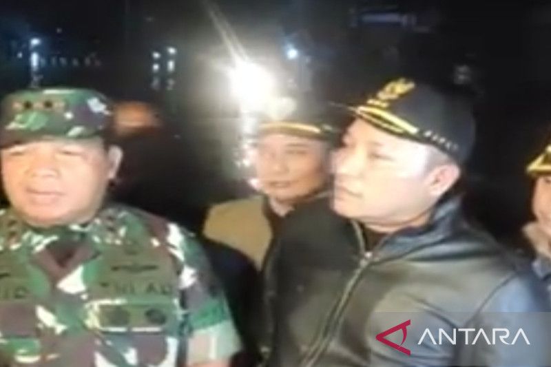 Pangdam V Brawijaya salurkan bantuan untuk korban banjir Sampang - ANTARA News