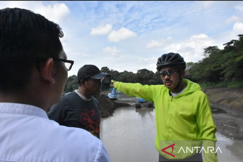 Wali Kota Jaktim cek pengerukan Waduk Tiu - ANTARA News