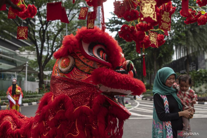 Atraksi barongsai di SCBD - ANTARA News