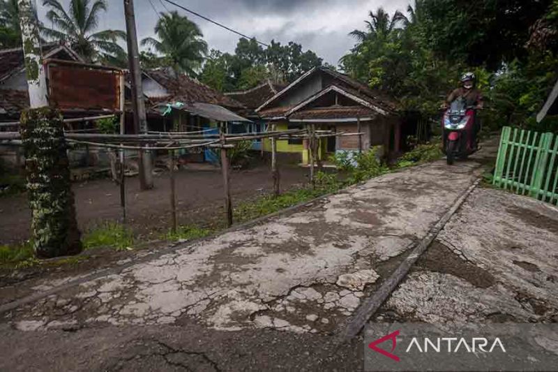 Reaktivasi jalur kereta api nonaktif Rangkasbitung-Pandeglang - ANTARA News