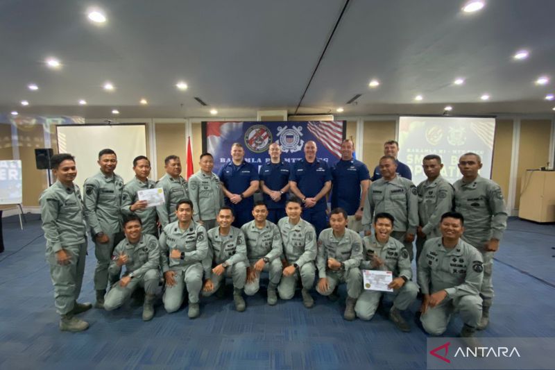 Bakamla officers complete boat operation training with US Coast Guard ...