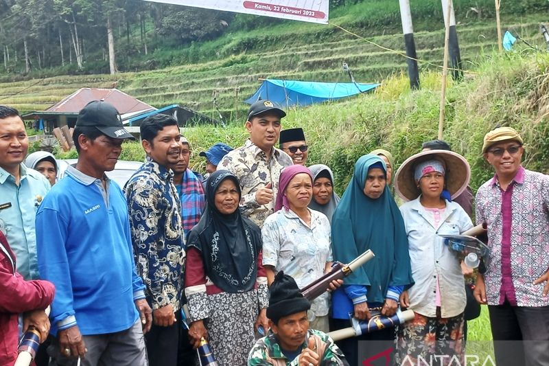 Pertama, irigasi pertanian dibangun di Malalak Barat melalui pokir DPR ...