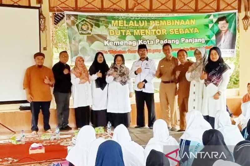 Duta Mentor Teman Sebaya diharapkan bentuk karakter anak - ANTARA Sumbar
