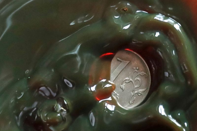 Kesepakatan minyak India dan Rusia rusak dominasi dolar puluhan tahun ...