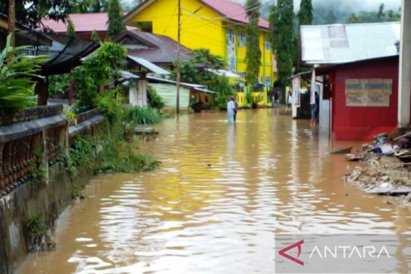 Kerugian dan kerusakan dampak bencana alam di Solok Selatan Rp10,6 ...