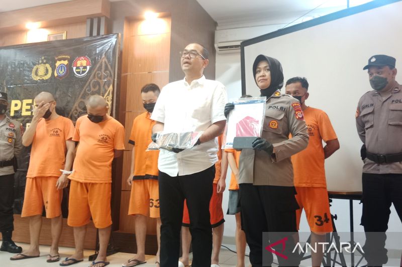 Polda DIY bongkar kasus penipuan mencatut nama Polda Bali dan PPATK - ANTARA News Yogyakarta ...