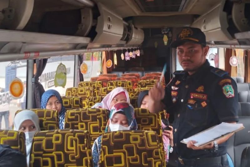 Tim gabungan periksa sopir dan bus di Terminal Maospati Magetan ...