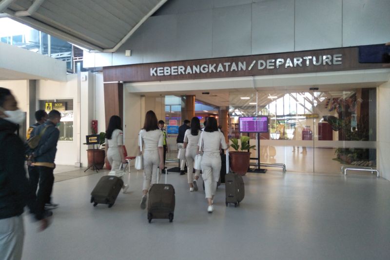 Gaji pramugari di Indonesia 2025: Dari maskapai Garuda hingga AirAsia ...