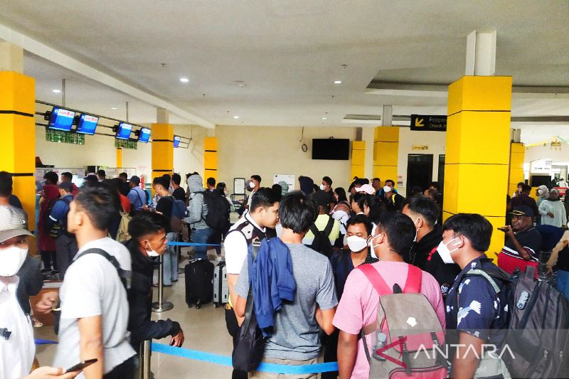 Bandara Rendani Manokwari prediksi puncak arus mudik lebaran pada H-3 - ANTARA News