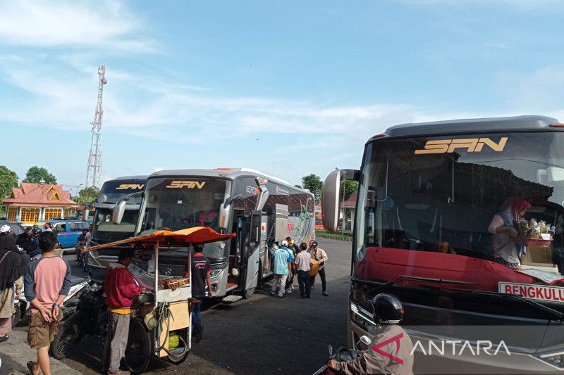 Arus mudik di Terminal Simpang Nangka Rejang Lebong mulai sepi - ANTARA News