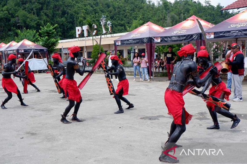 Atraksi budaya mengenang pahlawan nasional Pattimura - ANTARA News