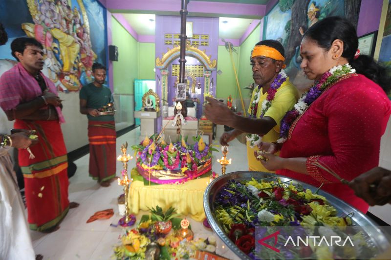 Melihat prosesi ritual Maha Puja di Aceh - ANTARA News