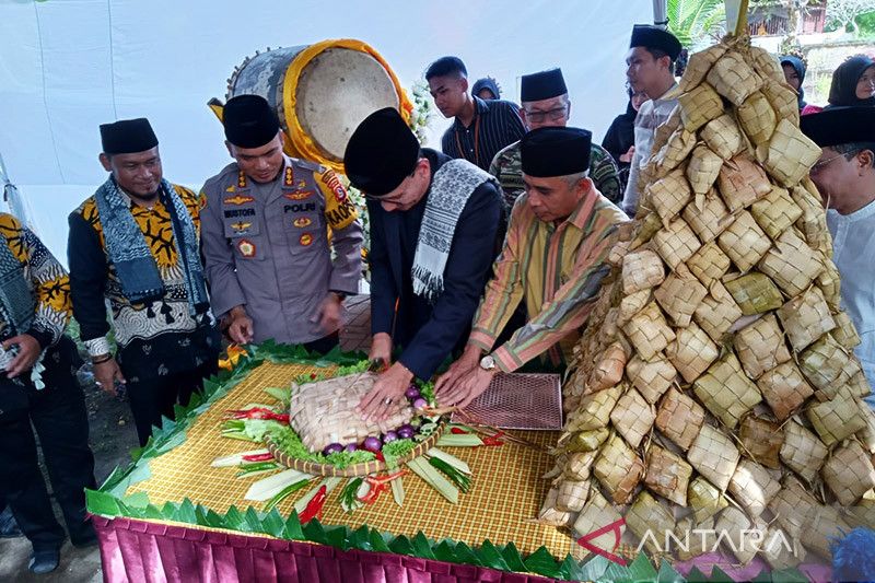 Jaga tradisi, perayaan "Lebaran Topat" digelar di Mataram-NTB - ANTARA News