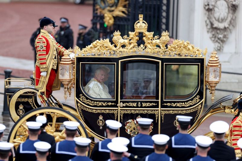 Charles diangkat jadi raja di penobatan pertama Inggris dalam 70 tahun ...