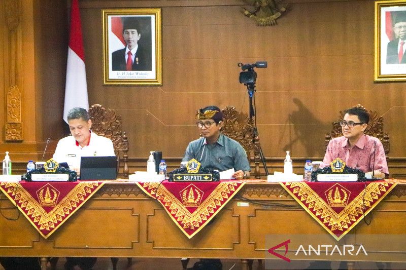 Kemenko Polhukam bahas tower telekomunikasi di Badung - ANTARA News Bali