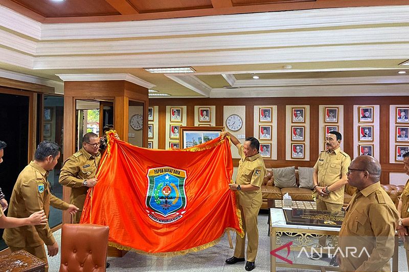 Lambang Pemprov PBD resmi diserahkan kepada Mendagri - ANTARA News