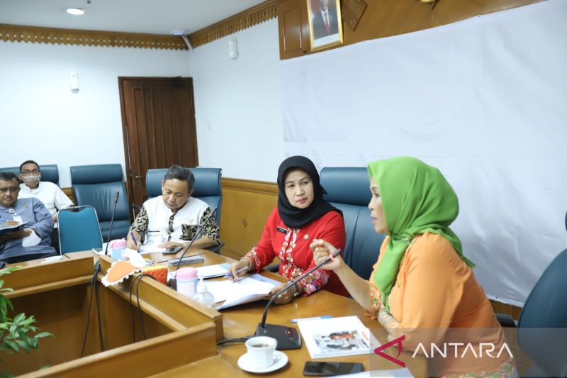 Pemkot Jaktim pilih lima kelurahan terbaik 2023 - ANTARA News