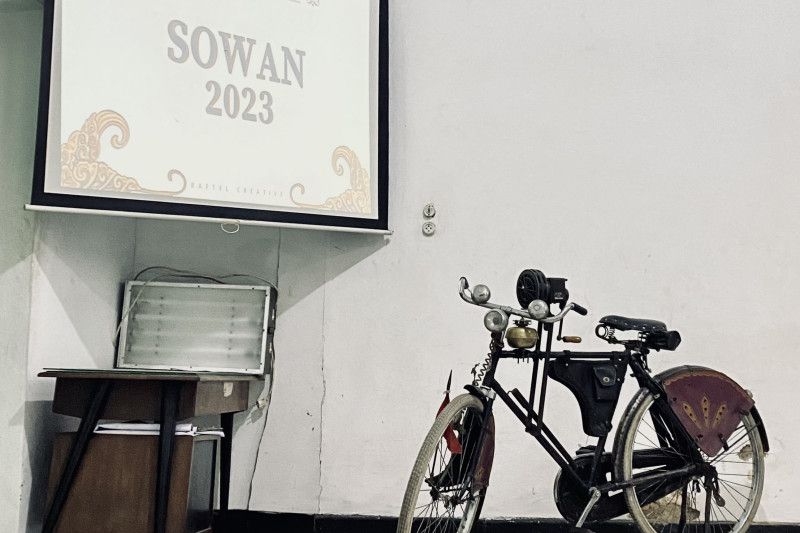 Karnaval sepeda onthel internasional digelar UMM-Kosti Kota Malang ...