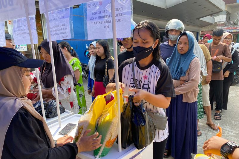 Bulog Kalbar lakukan stabilisasi harga pangan lewat operasi pasar ...