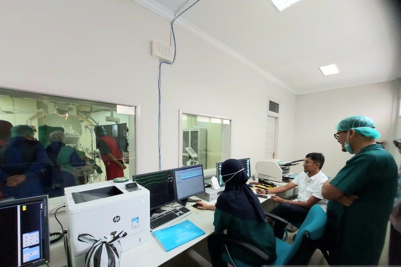 RSOMH Bukittinggi optimalisasi layanan Ruang Cath Lab untuk Jantung ...