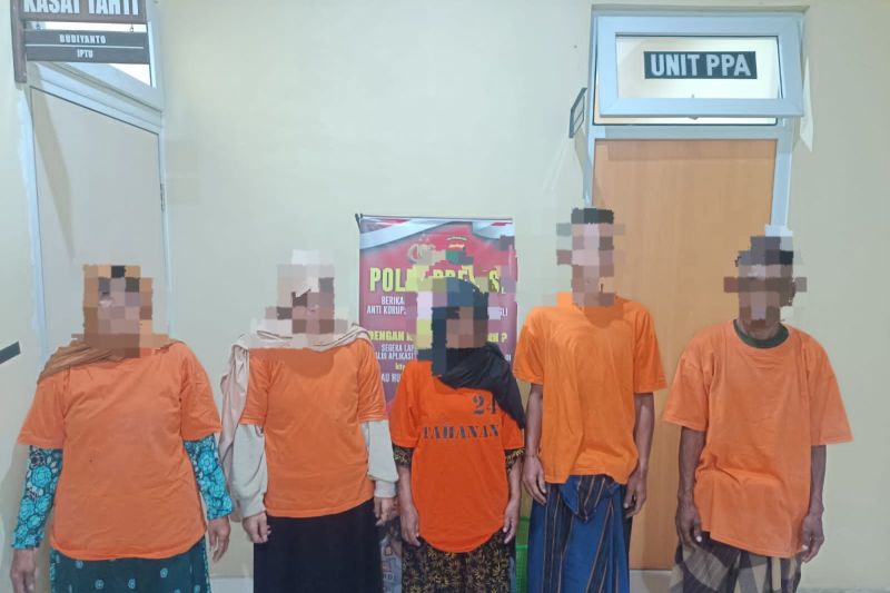 Ini wajah kawanan copet yang diamankan saat pelepasan jemaah haji di ...