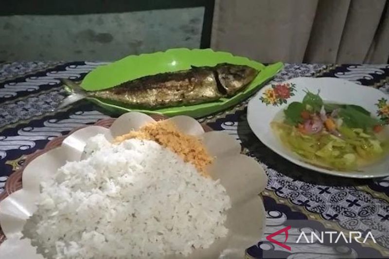 Nikmatnya ikan bakar sambal colo-colo khas Maluku - ANTARA News Ambon ...