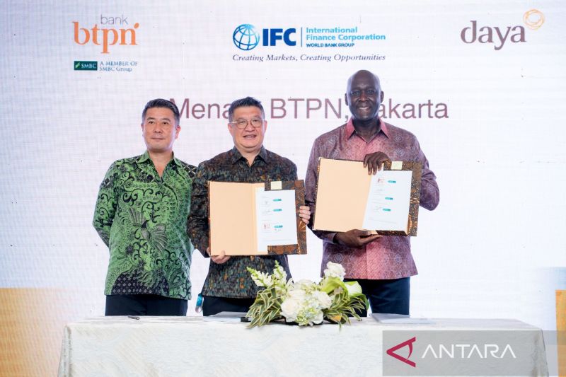 IFC dan Bank BTPN kerja sama dalam penerbitan obligasi sosial & hijau - ANTARA News