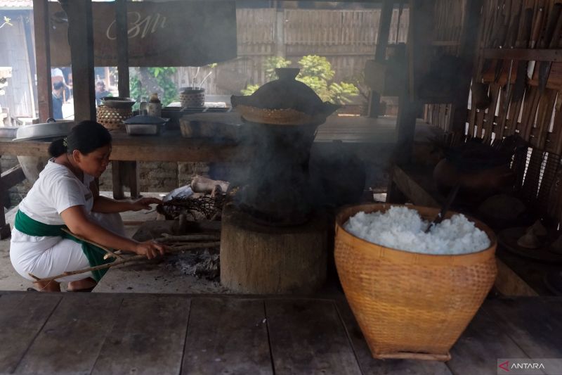 Warung kuliner berkonsep dapur tradisional Bali - ANTARA News