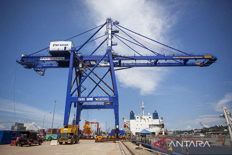 BP Batam naikan tarif bongkar muat peti kemas - ANTARA News