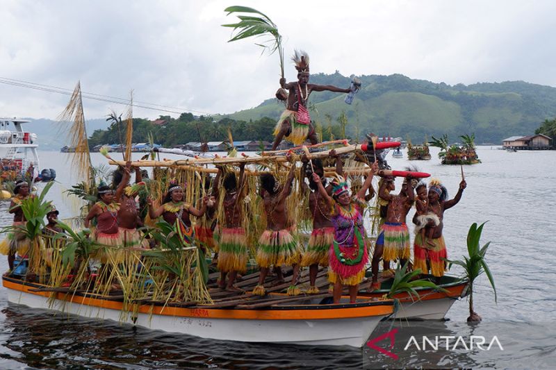 Festival Danau Sentani Papua - ANTARA News