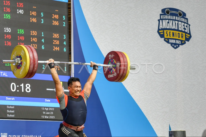 Kejuaraan Nasional Angkat Besi Senior - ANTARA Sumbar