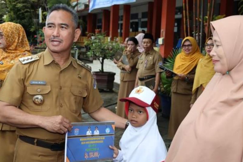 Pemkot Tarakan Anggarkan Beasiswa Untuk Pelajar Sebesar Rp2 Miliar - ANTARA News Kaltara
