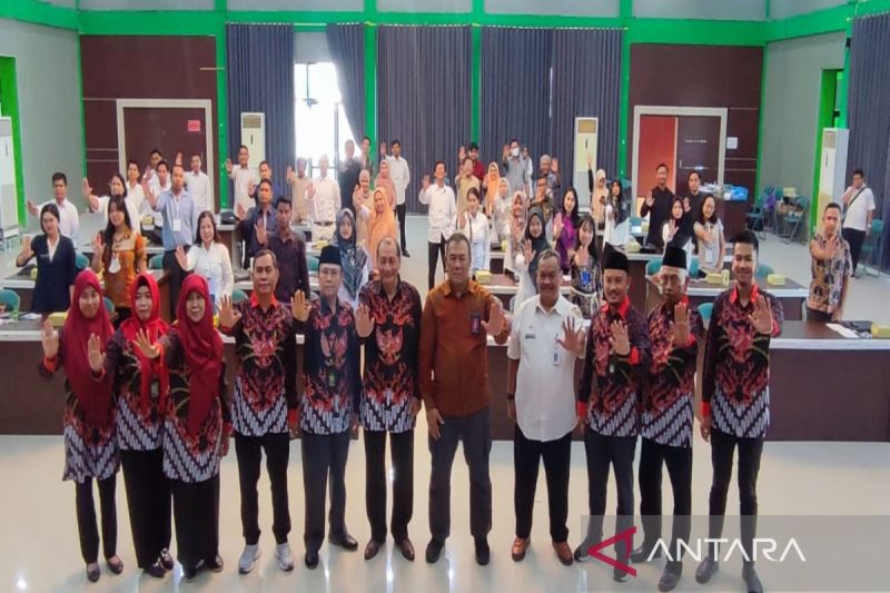 FKPT Kalsel ajak guru lintas agama tanamkan damai di sekolah - ANTARA News FKPT Kalsel ajak guru lintas agama tanamkan damai di sekolah - ANTARA News