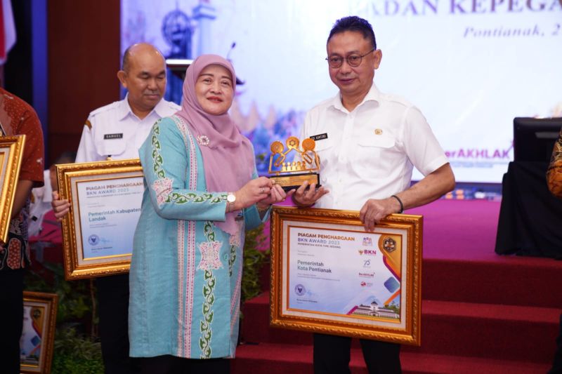 Kota Pontianak raih dua penghargaan dalam BKN Award 2023 - ANTARA News Kalimantan Barat