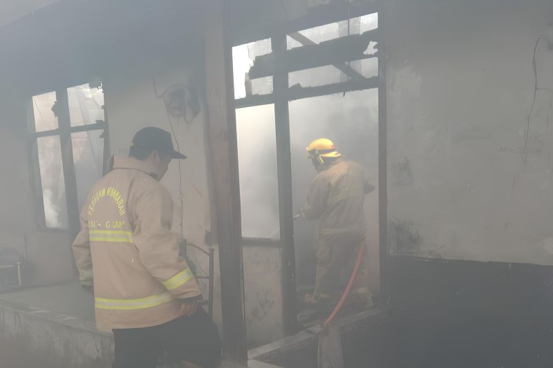 Korsleting listrik, kontrakan tujuh pintu di Tangerang ludes terbakar - ANTARA News