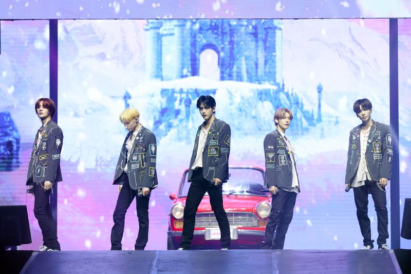 TXT bawakan "Blue Spring" di Jakarta, sambil pikirkan penggemar ...