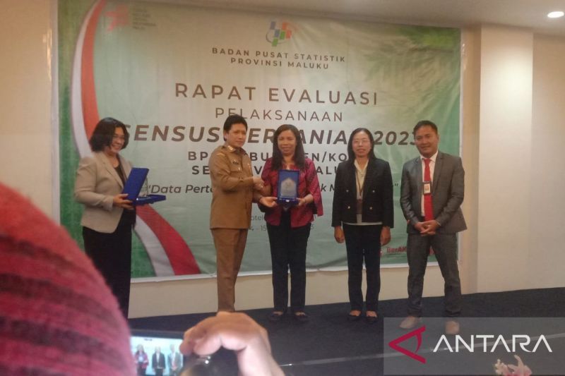 BPS Ambon dan MBD raih penghargaan capaian pelaksanaan ST2023 terbaik - ANTARA News Ambon, Maluku