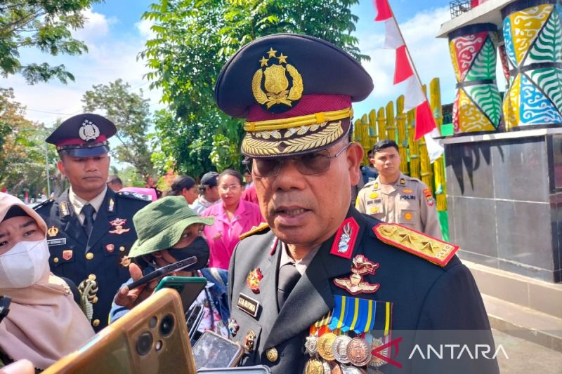Polisi investigasi pembakaran kantor distrik dan sekolah di Fakfak - ANTARA News