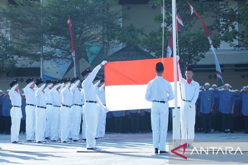 Pesantren Al Mukmin Ngruki gelar upacara peringatan HUT ke-78 RI ...