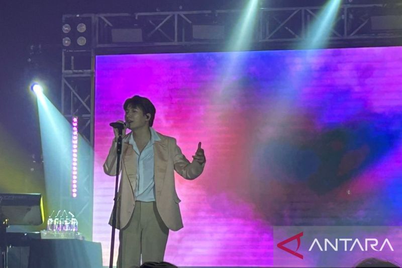 Krist Perawat nyanyikan lagu "Lucky Man" untuk penggemar Indonesia - ANTARA News